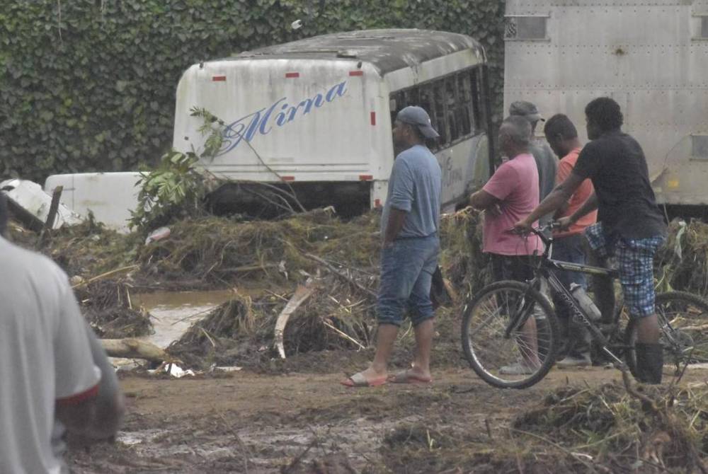 Tormenta Sara provoca daños en su paso por Honduras