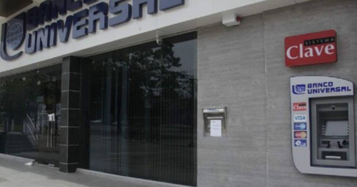 Panamá: Banco Universal reabre sus puertas
