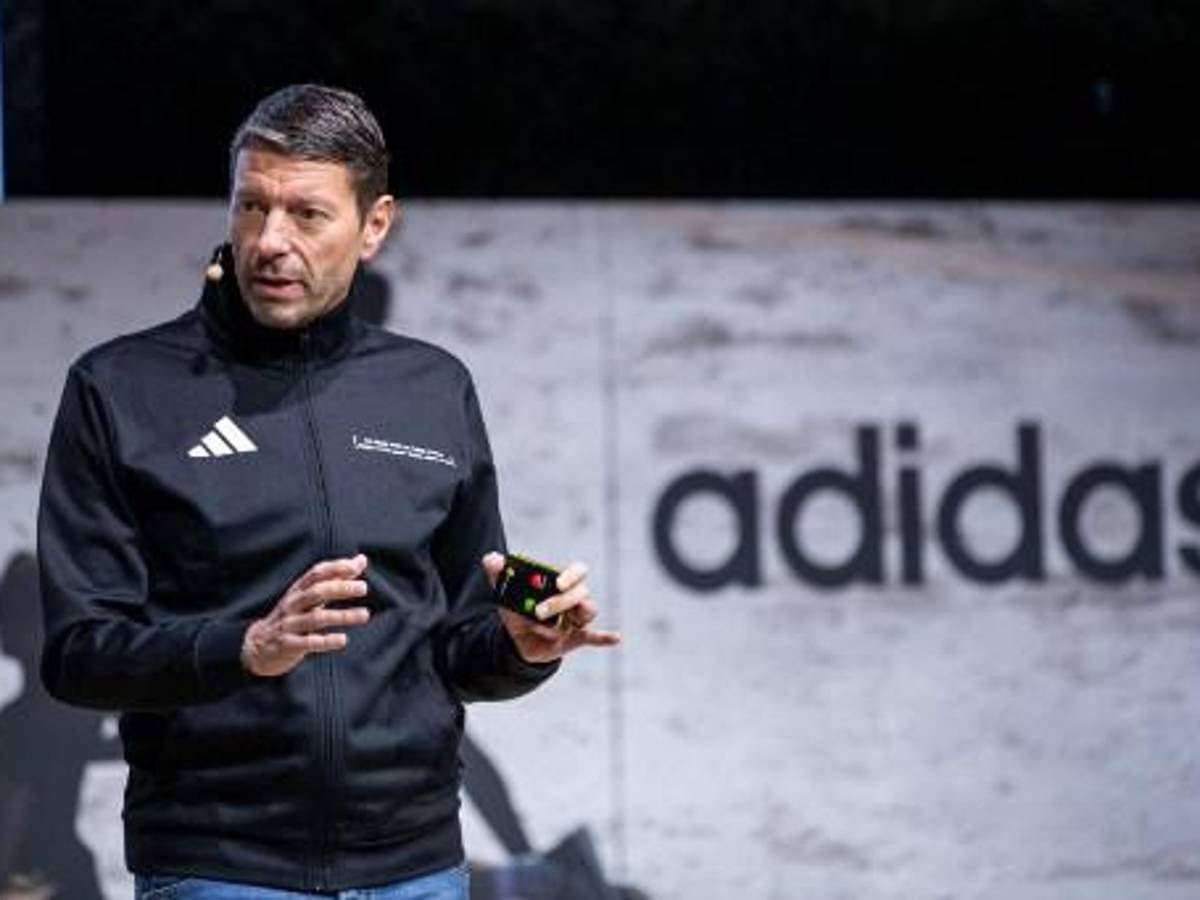 Adidas se separa de su jefe Kasper Rorsted