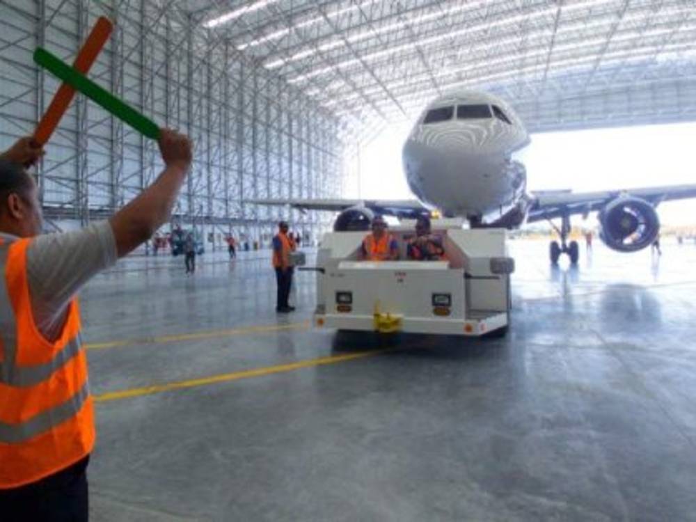 Aeroman seguirá operando en El Salvador