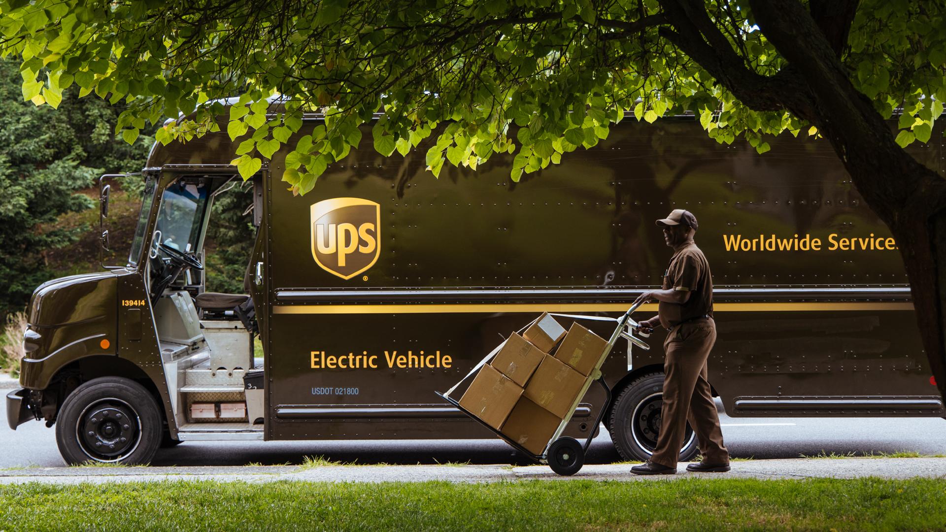 UPS despedirá a unos 20.000 empleados por reducción en entregas
